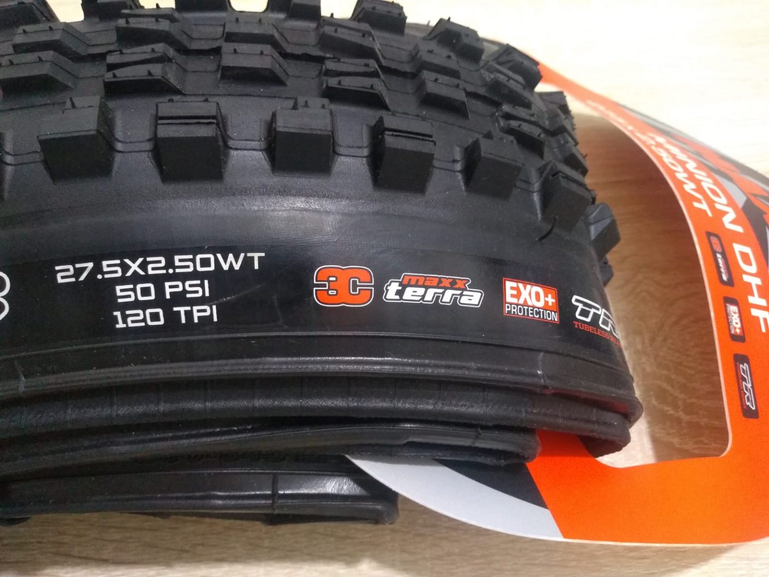 LLANTA MAXXIS MINION DHF 27.5X2.50WT 3C/MAXX TERRA/EXO+PROTECTION/TR – Útil